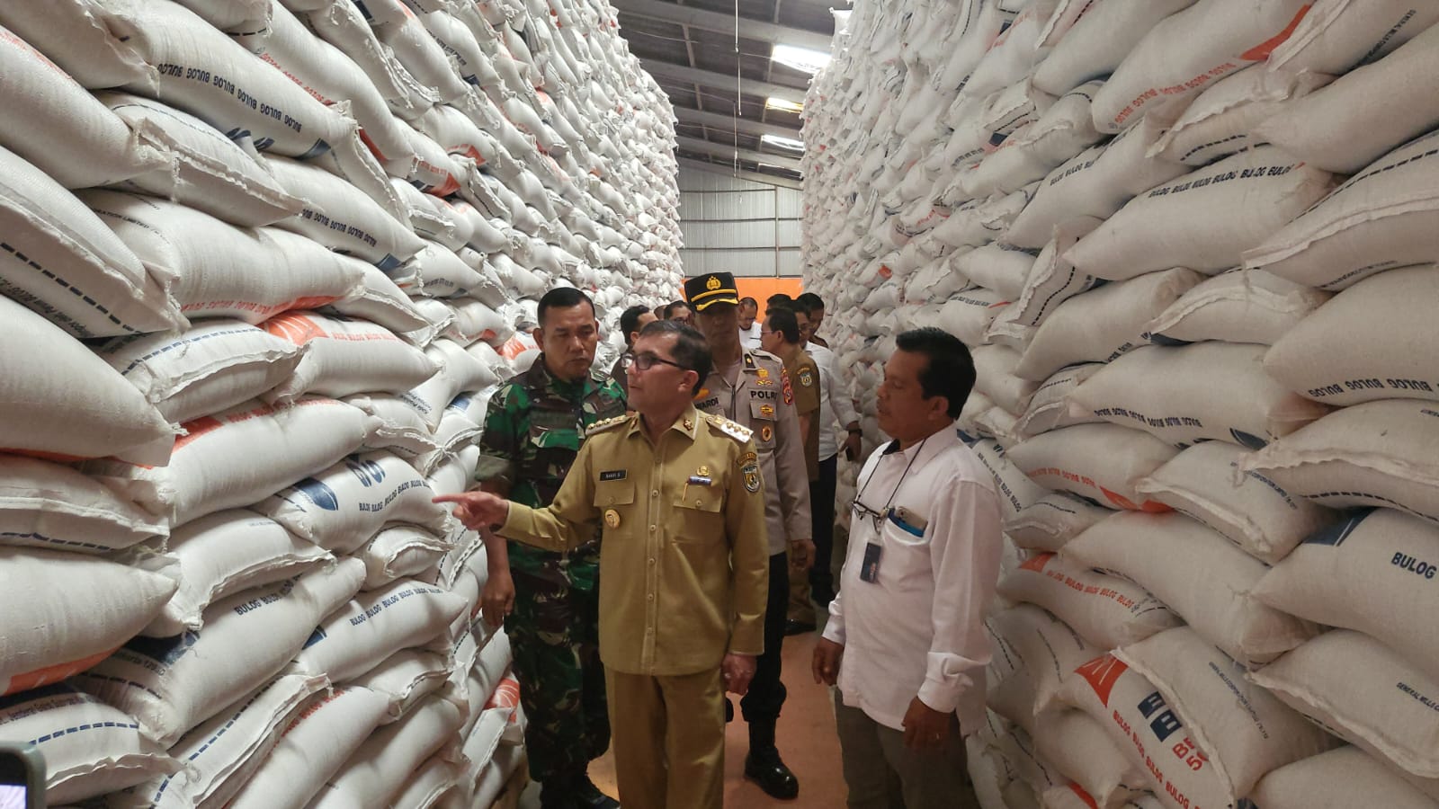 Cek Stok Beras di Gudang Bulog, Pj Wali Kota: Cukup untuk Menyambut Puasa dan Lebaran