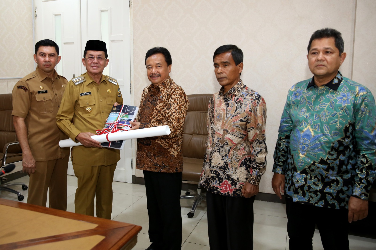 Amiruddin Terima Sertifikat Aset Tanah Pemko dari Staf Ahli Menteri ATR